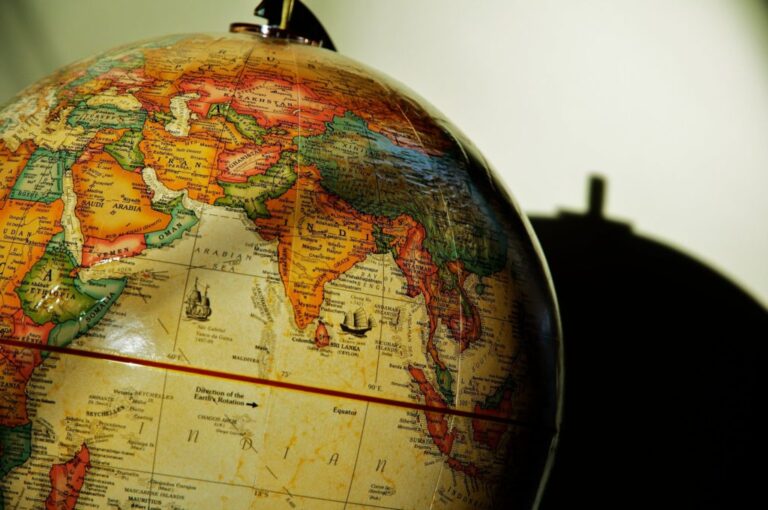 CAMBRIDGE IELTS 12 - TEST 3 PASSAGE 2 - THE INTERSECTION OF HEALTH ...